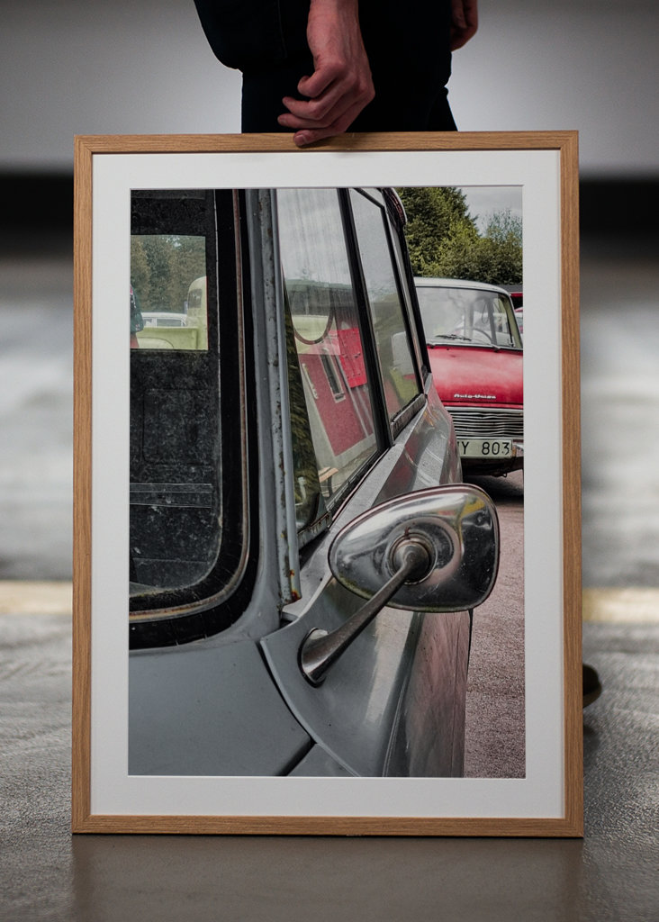 Zwei Oldtimer. Poster von Emmelie | Printler