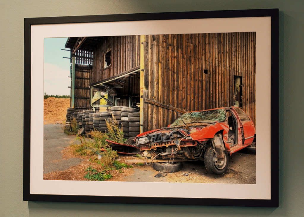 Retired red car Poster von Dennis Hallgren | Printler