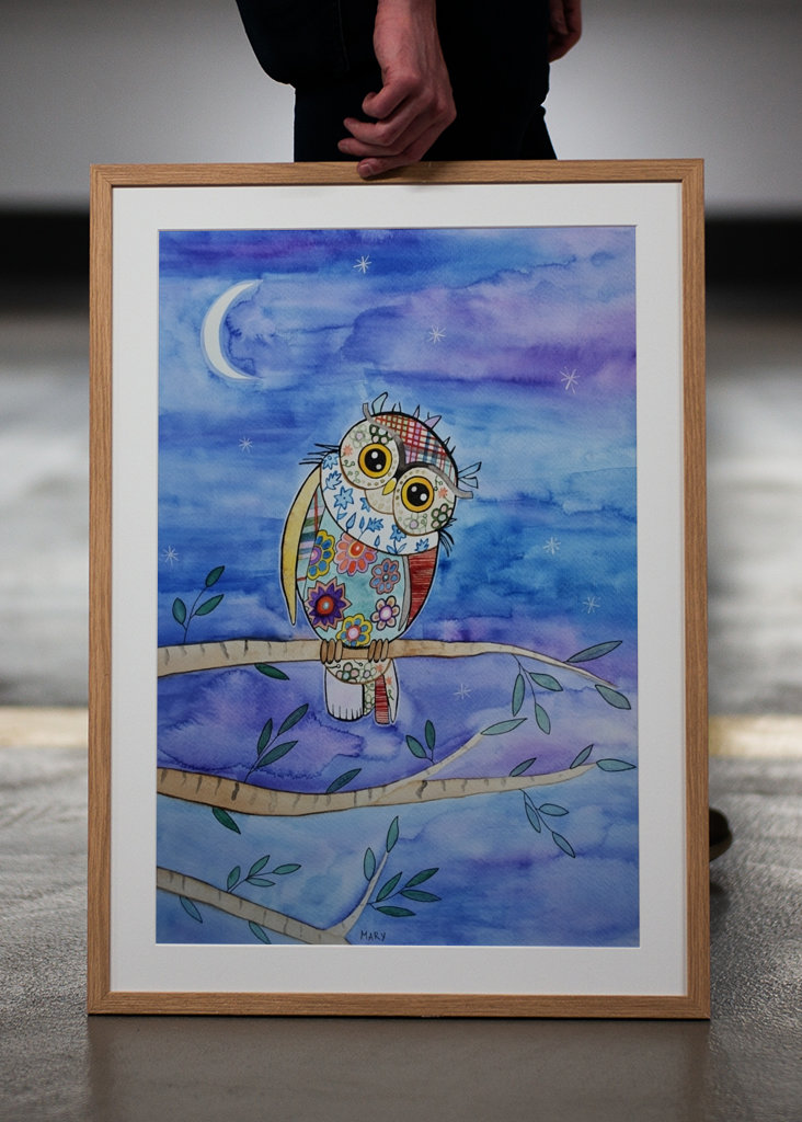 Süsse kleine Eule in der Nacht Poster von Mary's Watercolors | Printler