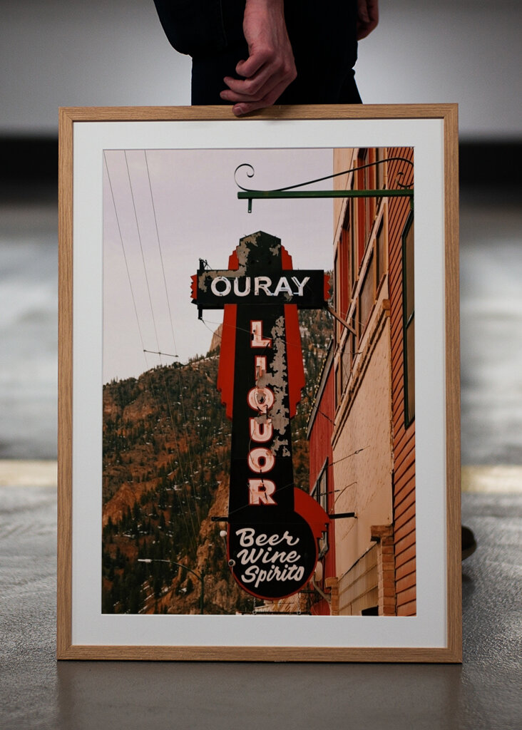 Vintage Neon Sign Poster von Del Mundo Imagery | Printler